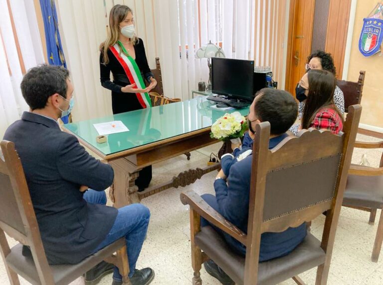 Montesarchio: celebrato il primo matrimonio civile dell'anno Montesarchio: celebrato il primo matrimonio civile dell'anno